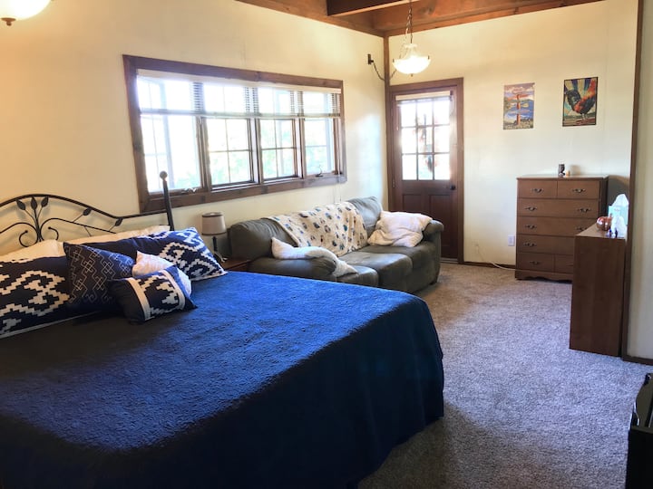 Cabin Private Floor W/ Comfy King Bed - Arroyo Grande, CA