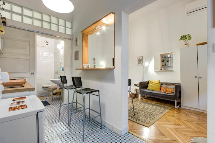 Super Cute Studio Right Mid-city Budapest - Budapest