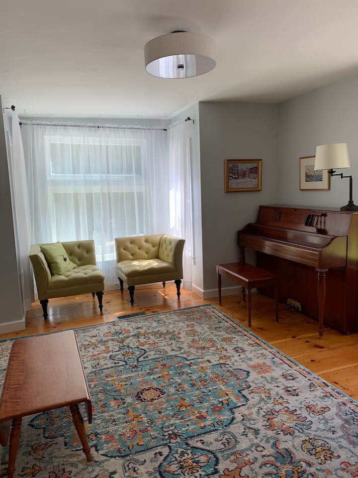 Elegant Village Apartment - Woodstock, VT