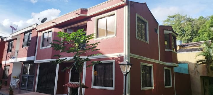 Casa Para Descansar, Tranquilidad Y Un Buen Asado. - Ibagué
