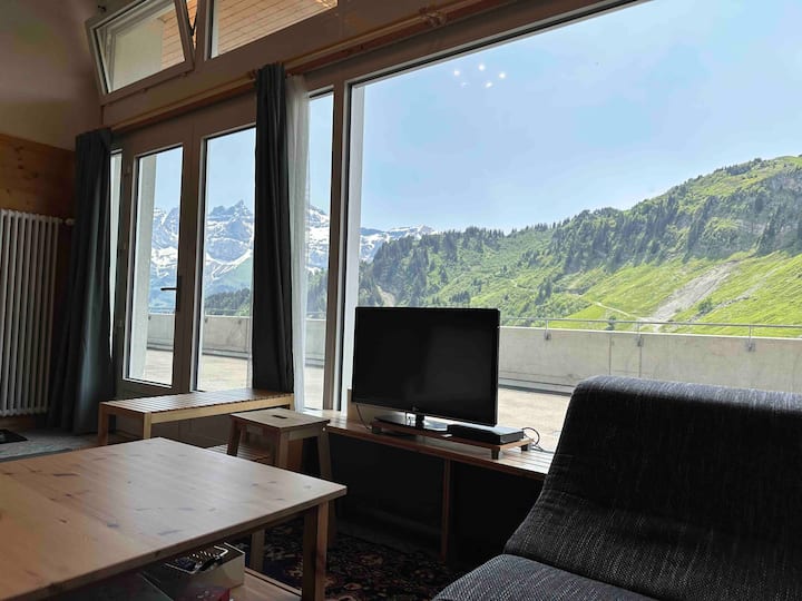 Walk To The Slopes! Spacious 2 Bedroom Apartment - Champéry