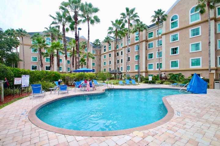 42m 2 Queensizecondo Free Park Disneyspringsresort - Orlando