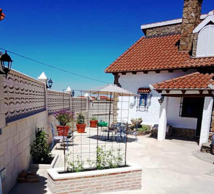 Chalet Con Jardín Para Disfrutar En Familia - Villarejo de Salvanés