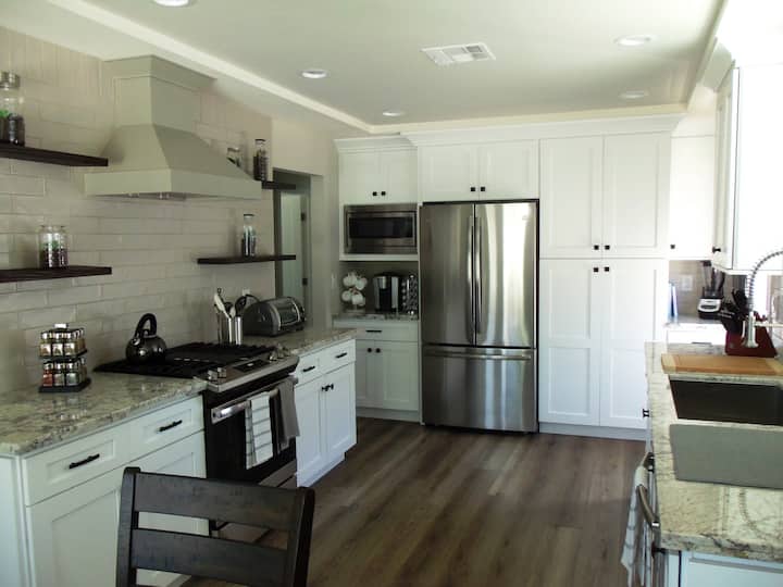 Gorgeous Remodeled Home - Ventura, CA
