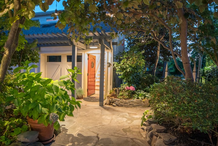 Peaceful Garden Retreat - Concord, CA