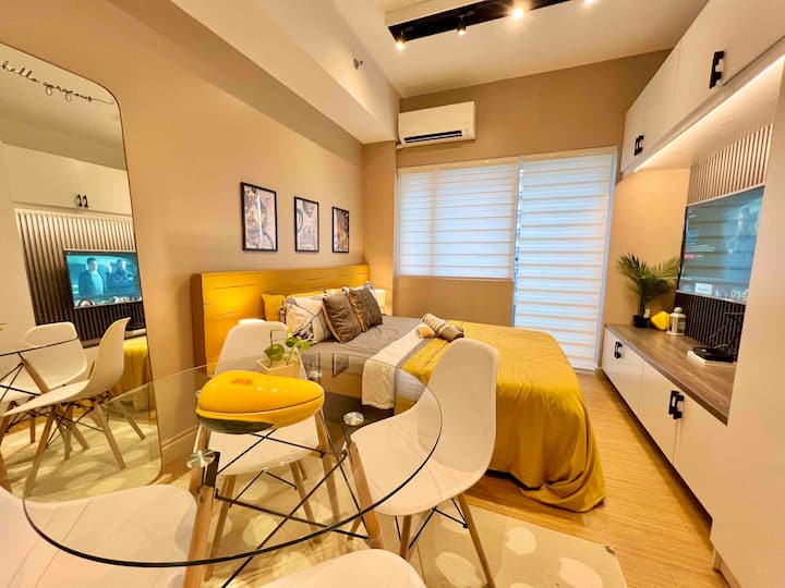 Minimalist Pod In The Heart Of Taguig City - Taguig