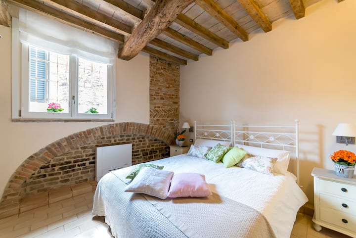 Raffinata "Chambre" In Centro - Parma