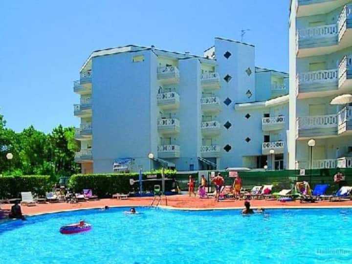 Sunny Apartment With Swimming Pool - Lignano Sabbiadoro