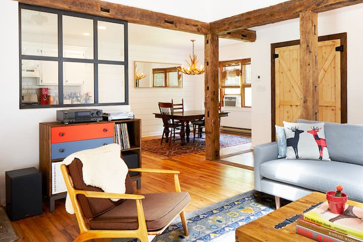 15 Mins From Skiing - Secluded Cabin With Hot Tub - Highland Lake, NY