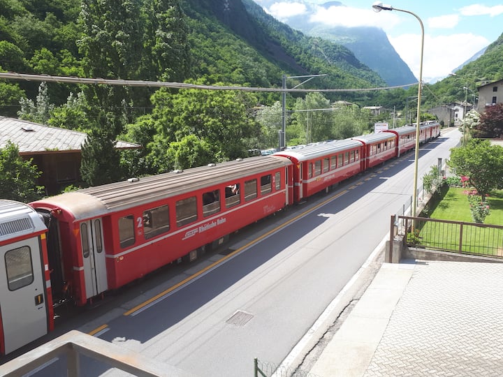 Retica Bike & Car: Garage E Ricarica Ev & Bbq - Tirano