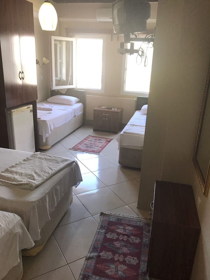 4 Kisilik Bodrumda Oda - Bodrum