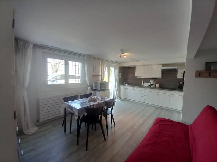 Studio Indépendant Meublé De Tourisme 2* Terrasse - Genfersee