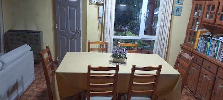 Casa Familiar Con Cálido Jardín - Rawson