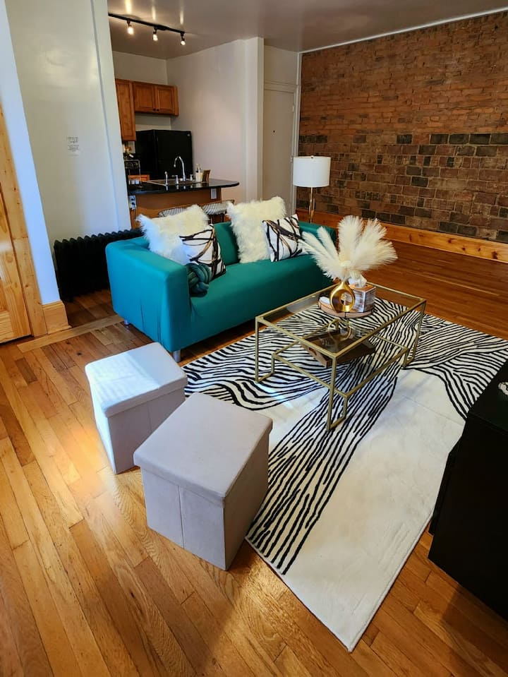 Chic Coventry:1 Bdrm With Fireplace - Cleveland Heights, OH