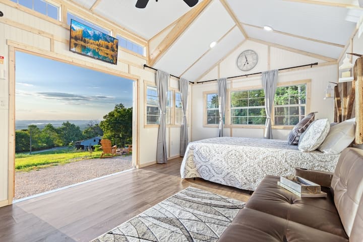 Chasing Views Tiny House - Douglas Lake, TN