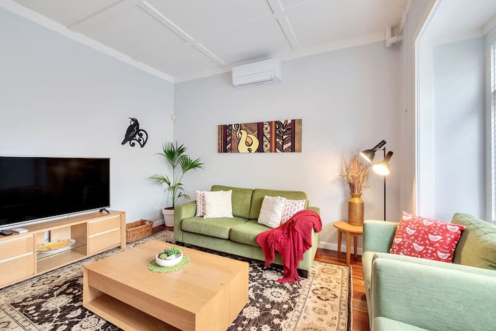 Ponsonby Character Bungalow + Car Park - Auckland