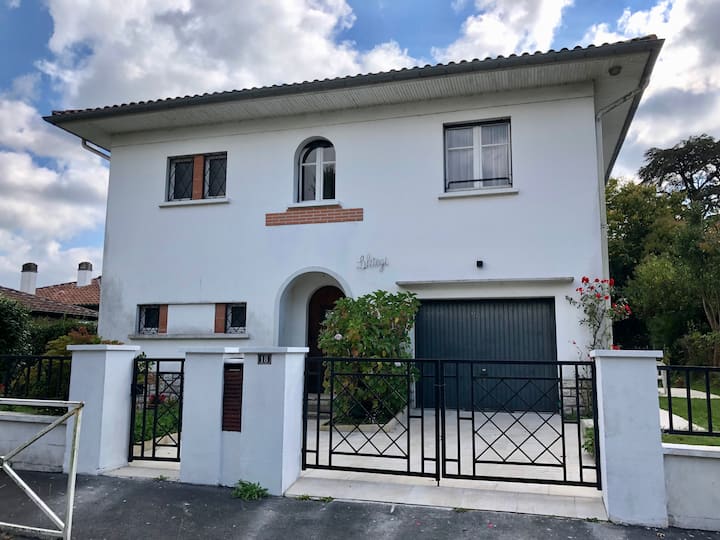 Villa Lilitegi : Votre Pied à Terre à Bayonne - ibis Styles Bayonne