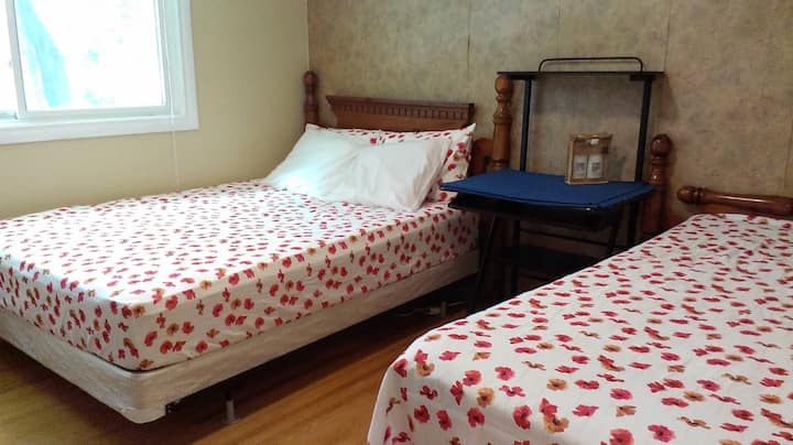 Hb Guest Home 2- Shared Bath - Waterloo