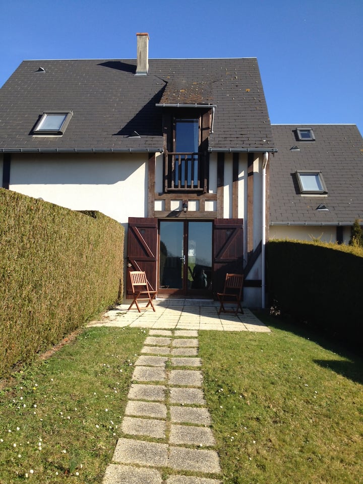 Cottage Avec Jardin, Proche Mer - Houlgate