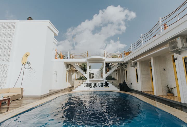Canggu Castle - Funky Hostel In Canggu Center - Canggu