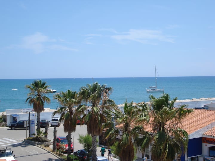 Wonderful Marina Beach Apartment - Sitges