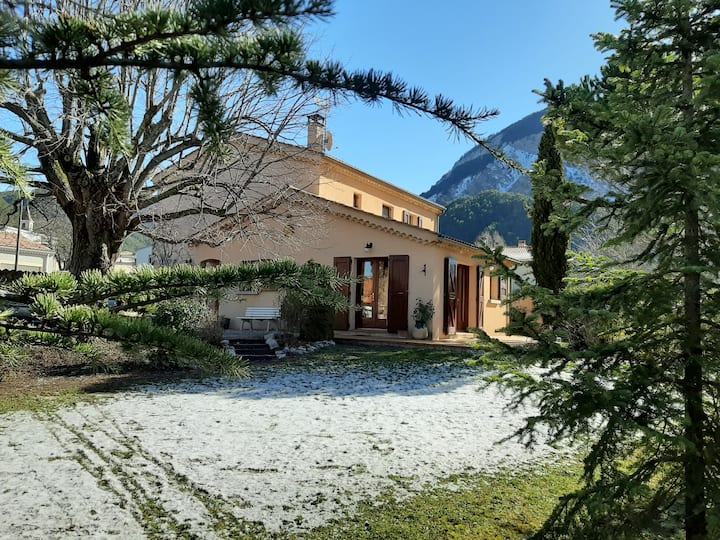 Maison Indépendante Dans Le Haut Diois. - France