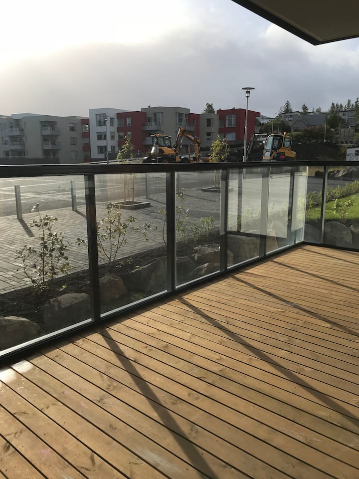 Family Friendly Apartment (New, Cozy & Bright) - Reykjavík