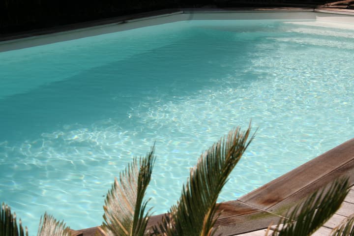 Jolie Villa Avec Piscine Chauffée - Bidart