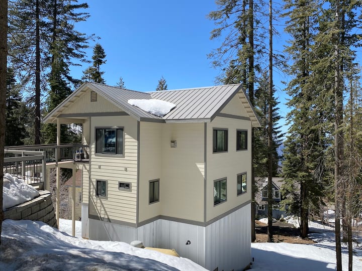 Yosemite's Pine Cove 3 Bedroom 2 Bathroom Home - Yosemite Valley, CA
