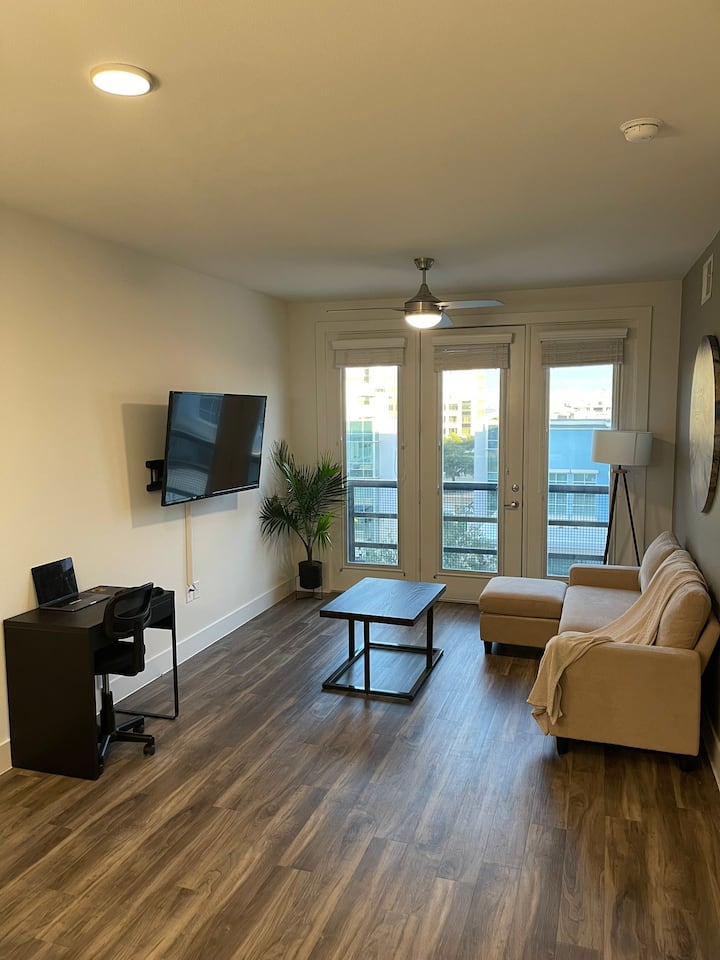 5⭐️location | King Suite | Legacy W. | Free Parking - Frisco, TX