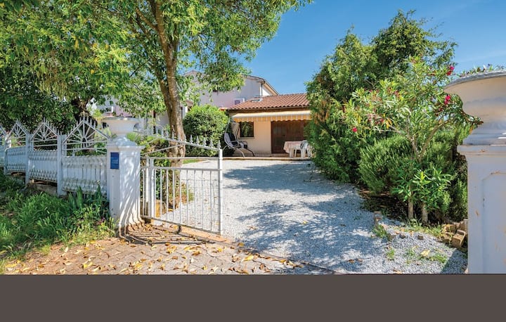 Cozy Bungalow In A Quiet Surrounding In Musalez - Vrsar