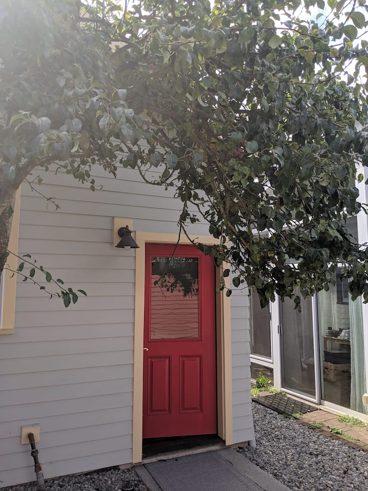 Welcome To The Pear Tree House - Portland, OR