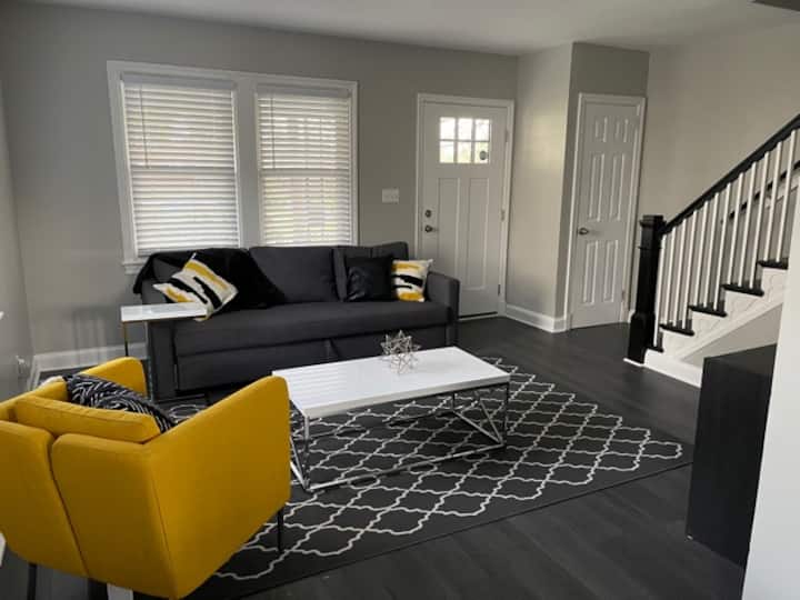 3br Fully Renovated Home W/private Parking - Hyattsville, MD