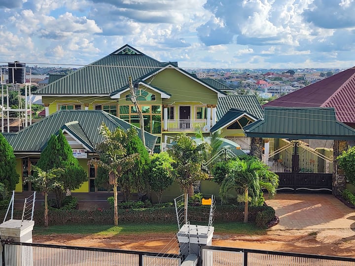 Santa Premium Guest House - Kumasi
