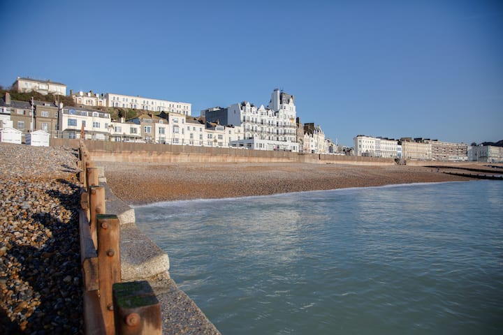 Lovely Spacious Seafront/ Seaview Apartment - Hastings