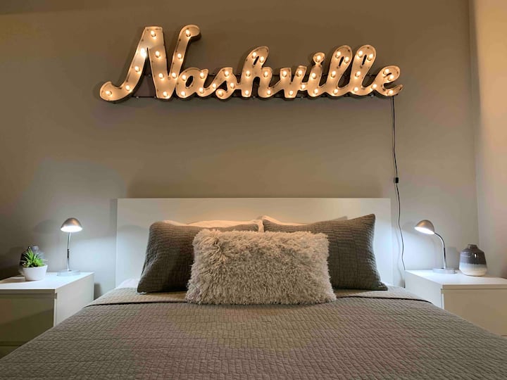 Low Places: Cute Studio, Walk To Nashville's Best - Nashville