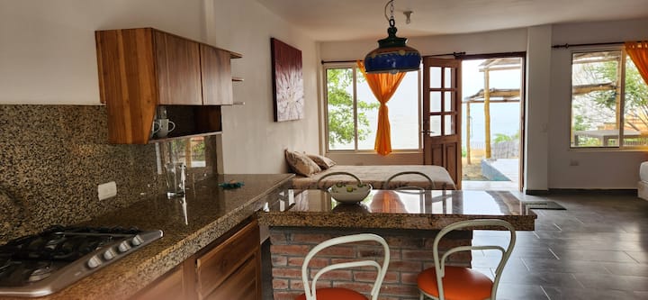 Montaña Del Mar
Suit Linda
Santa Marianita - Équateur