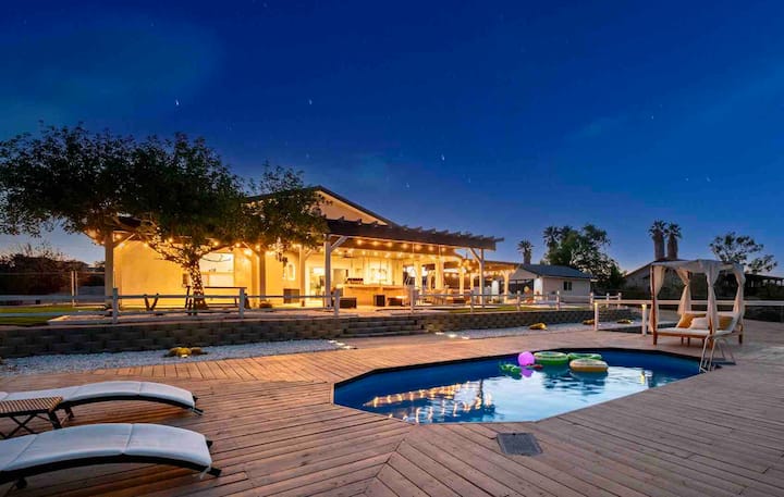Ultimate Retreat|pool~hottub~gameroom~ Bbq~firepit - Twentynine Palms, CA
