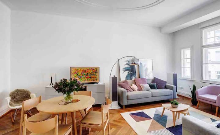 Large Light Flat In Top Location - Munich