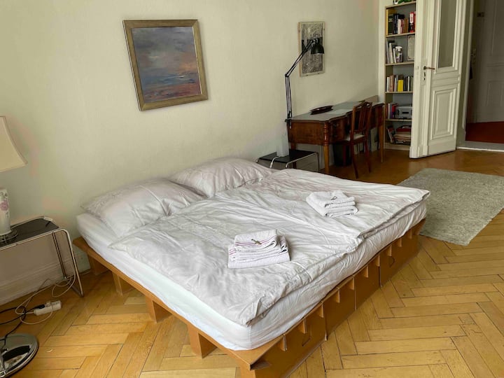 Sehr Schöner Altbau In Tiergarten - Berlin