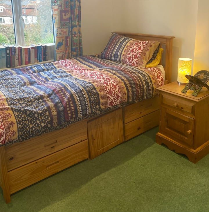 Spacious Single Room Near Wimbledon Tennis - Fulham