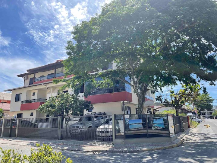 104 - Seguro Apto Térreo C/ Sacada E Churrasqueira - Bombinhas