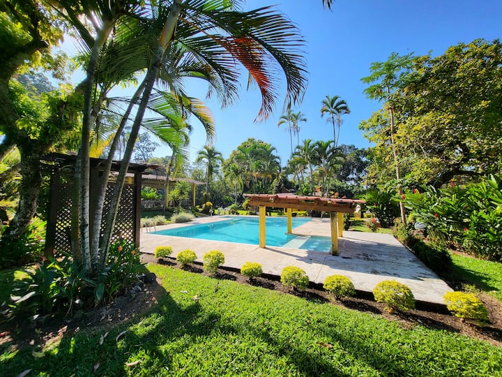 Casa Vacacional A 1 Km Del Irtra - Retalhuleu