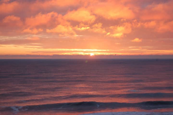 6th Floor Ocean Front Condo - 베다니 비치