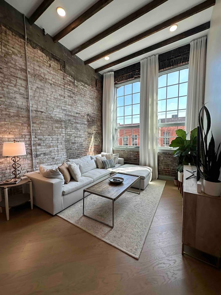 Charming, Historic Condo In Downtown Birmingham - 伯明罕
