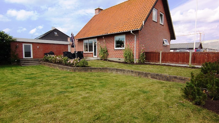 Skønt Sommerhus I Hjertet Af Søndervig. - Søndervig