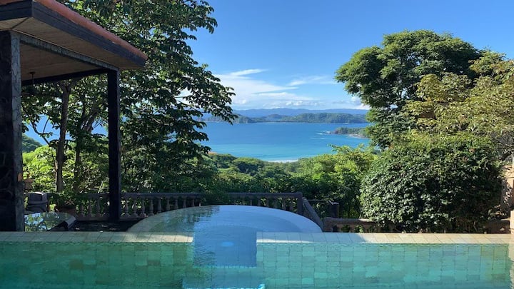 Gran Villa De Lujo Con Una Vista Espectacular, Patio De Varios Niveles Y Piscina Infinita - Costa Rica