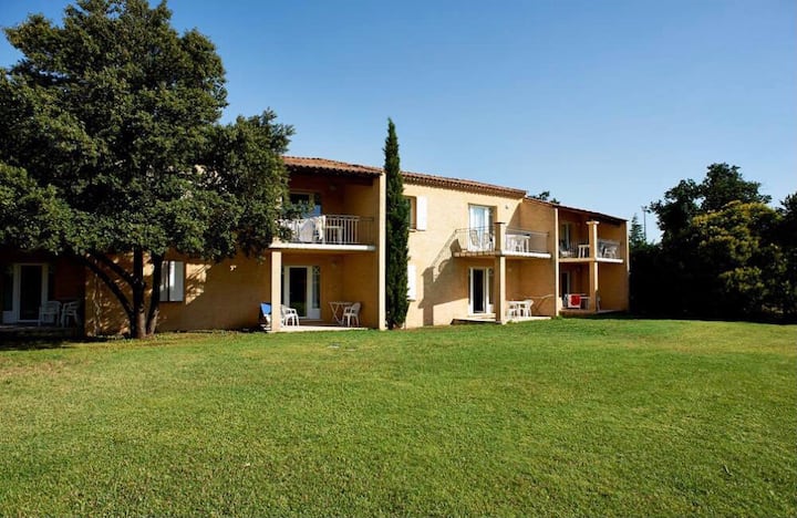 Bel Appartement, Piscine Et Golf - Le Pontet