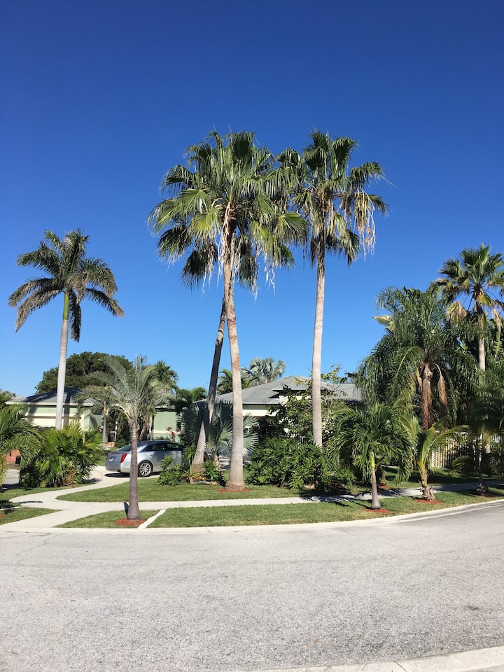 Tropical Oasis |1br|-guest House - Boynton Beach, FL