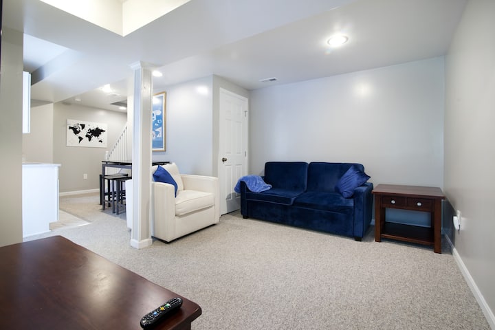 Spacious, Bright Petworth 1br, Off-street Parking - Washington, D.C.